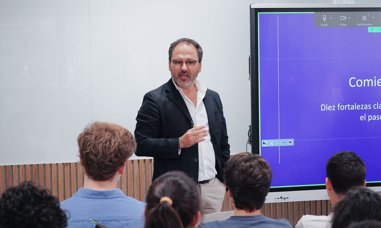 CUNEF Universidad organiza una actividad para que los estudiantes de ...